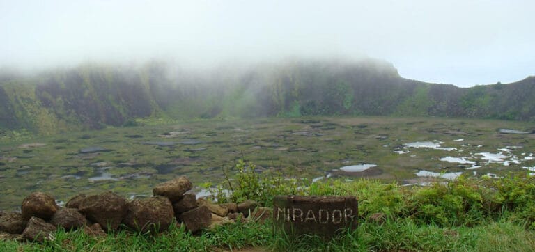 11 Lugares Turísticos para Visitar en la Isla de Pascua - VisitarChile