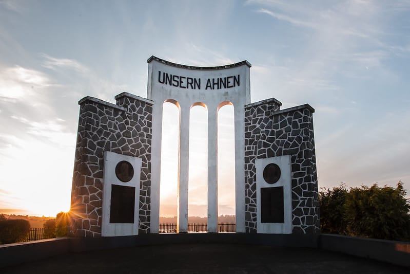 Unsern Ahnen, Monumento A Nuestros Antepasados: Un Viaje a la Historia ...