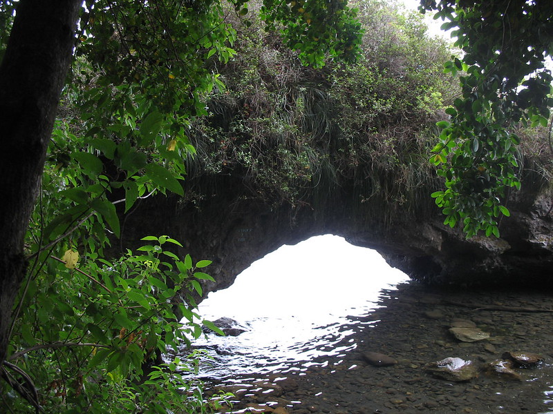 Descubriendo el Arco de Piedra de Licán Ray: Un Monumento Natural ...