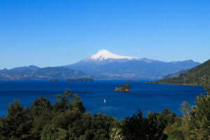 Lago Calafquén: Un Refugio de Tranquilidad y Belleza Natural - VisitarChile