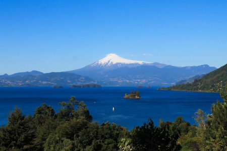 Lago Calafquén: Un Refugio de Tranquilidad y Belleza Natural - VisitarChile