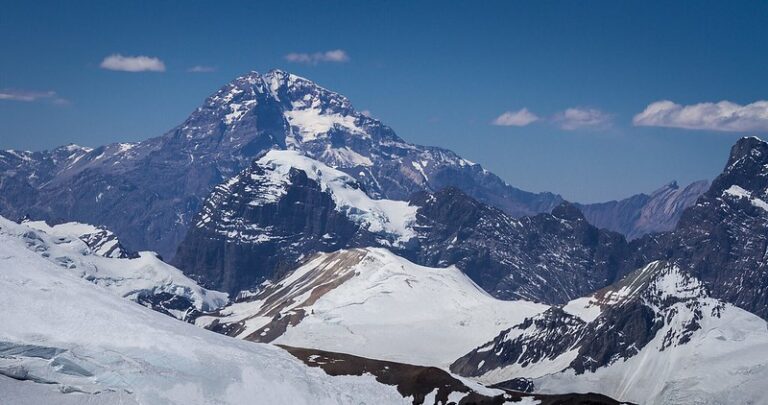Cerro El Plomo: Historia, Naturaleza y Aventura en las Alturas - VisitarChile