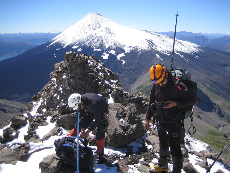 Volcán Antuco: Una Aventura Épica en el Corazón de la Cordillera del ...